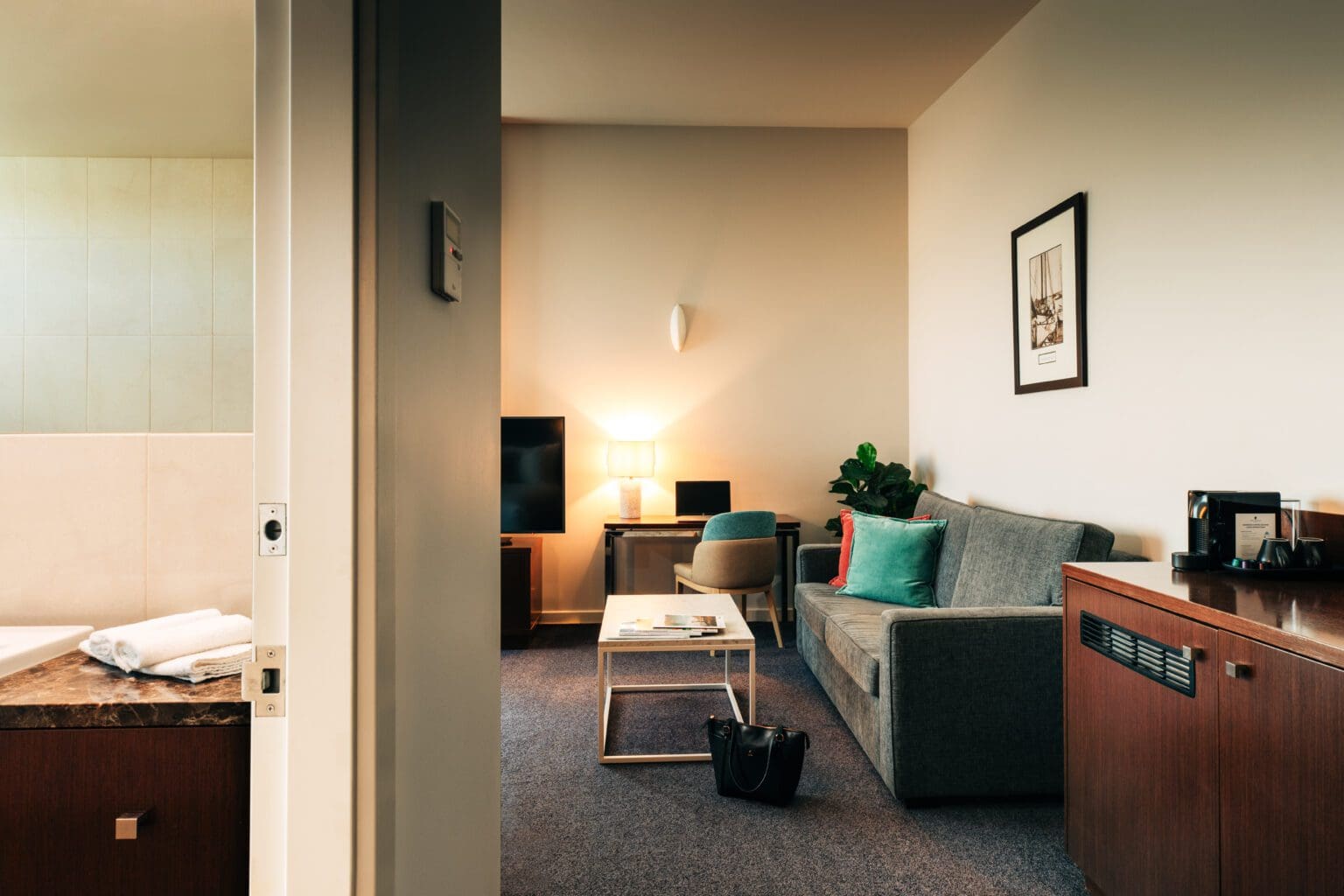 Luxury Accommodation with with Ocean Views I Port Lincoln Hotel