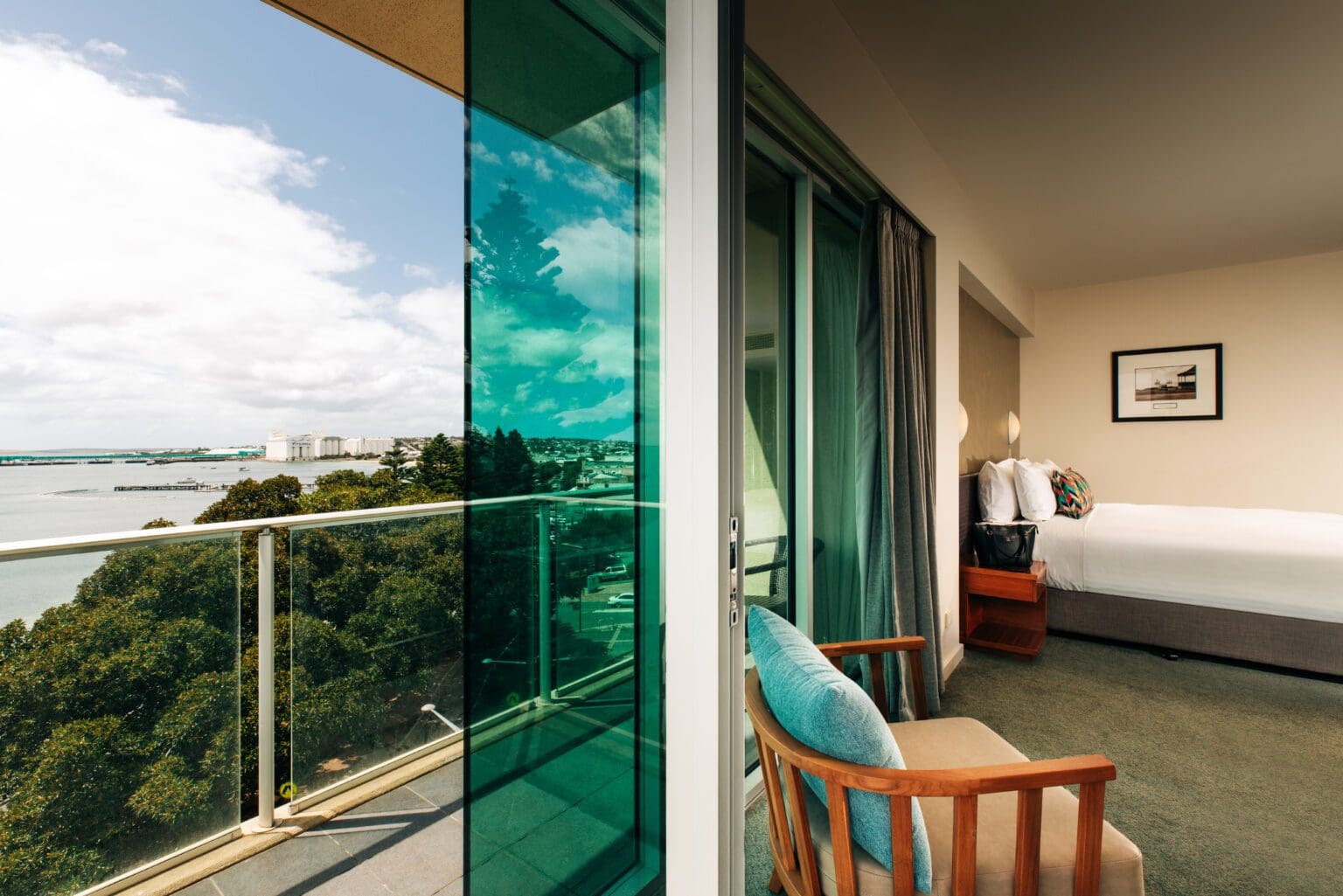 Luxury Accommodation with with Ocean Views I Port Lincoln Hotel